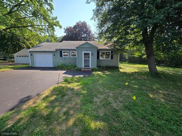 1020 Evergreen Ln N, Plymouth, MN 55441