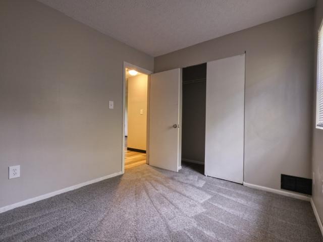 1020 E 13Th Ave 2 Bedroom Apartment for Rent at 1020 E 13th Ave, Columbus, OH 43211 South Linden