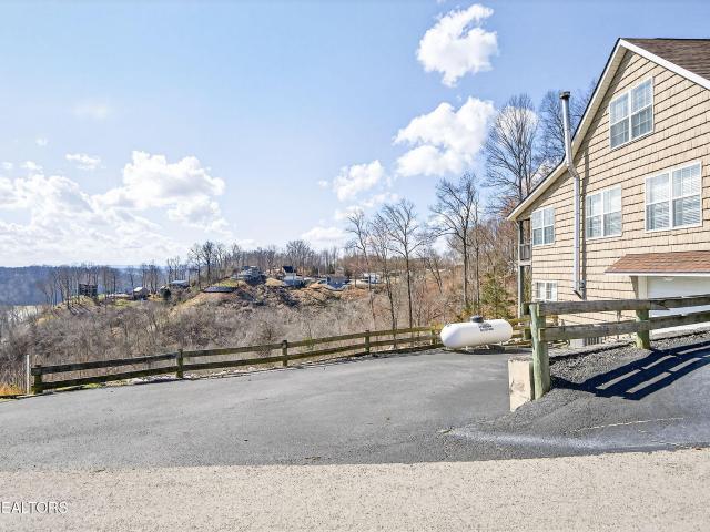 1020 Eastridge Drive