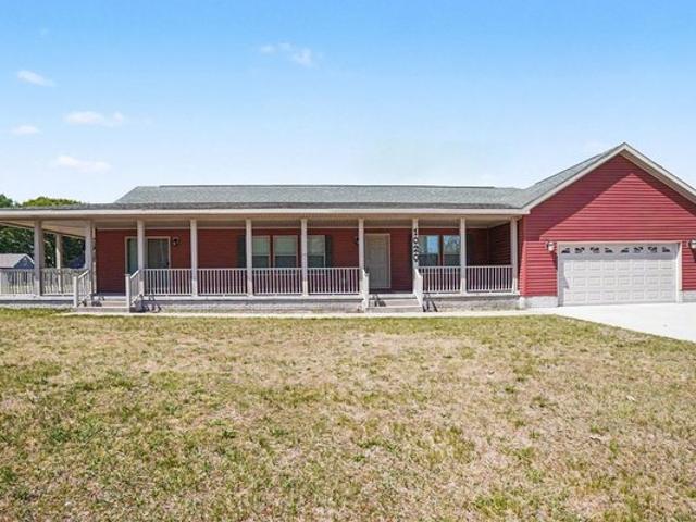 1020 Essex Dr, Lake Isabella, MI 48893
