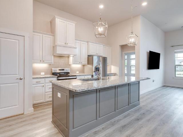 1020 Foxglove Lane