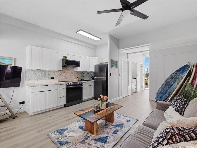 1020 Green St Apt 201, Honolulu, HI 96822