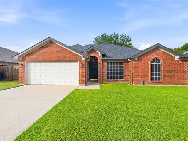 1020 Hannah St, Burleson, TX 76028