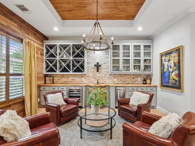 1020 Ivy Lane