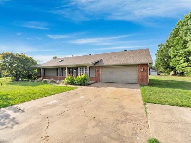 1020 Jennifer Ln, Lowell, AR 72745