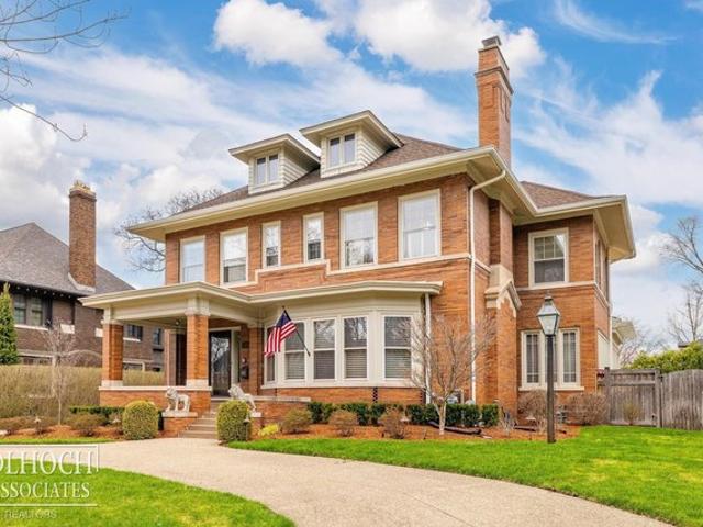 1020 Kensington Ave, Grosse Pointe, MI 48230