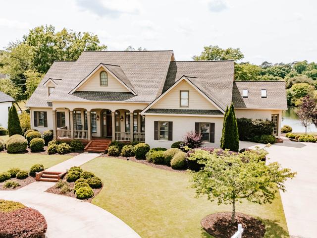 1020 Lake Pointe Drive