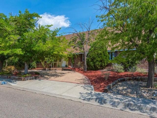 1020 Loyola Pl NE, Albuquerque, NM 87112
