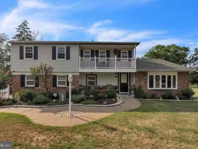 1020 PEBBLE CREST DR, WARRINGTON, PA 18976 Single Family Resid.