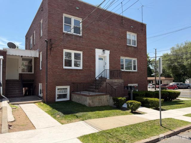 1020 Raritan Avenue