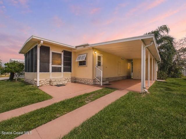 1020 Royal Palm Dr, Barefoot Bay, FL 32976
