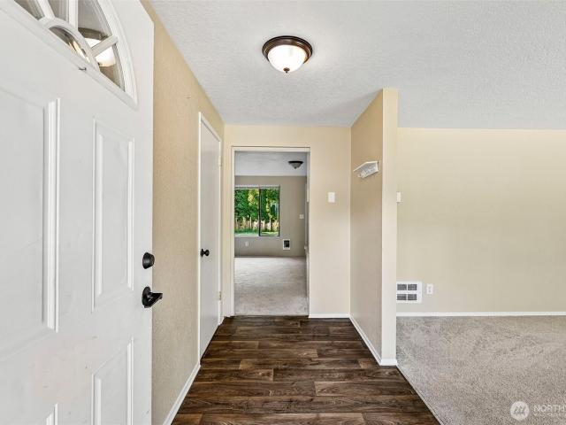 1020 st Ave W