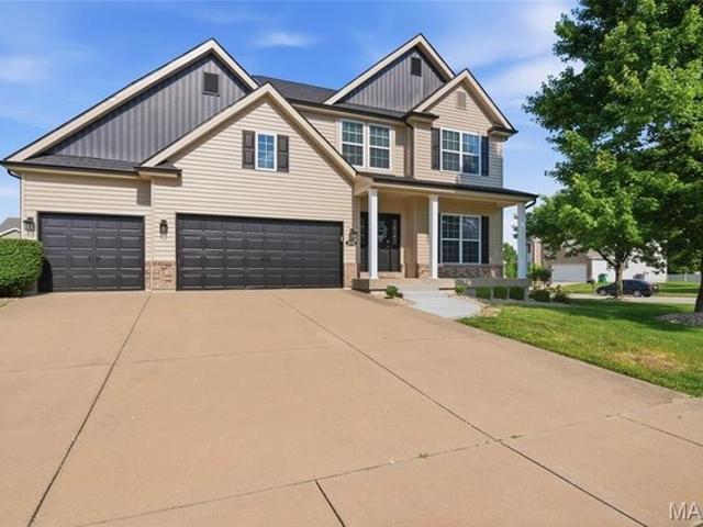 1020 Still Water Dr, O'Fallon, IL 62269