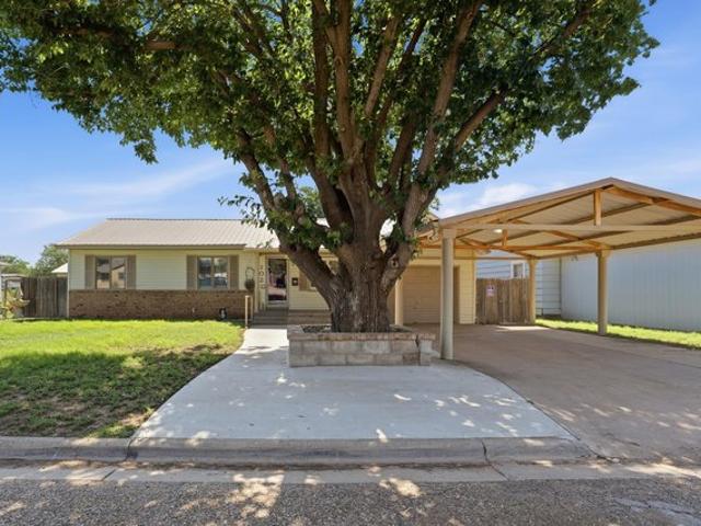 1020 S 14th St, Slaton, TX 79364