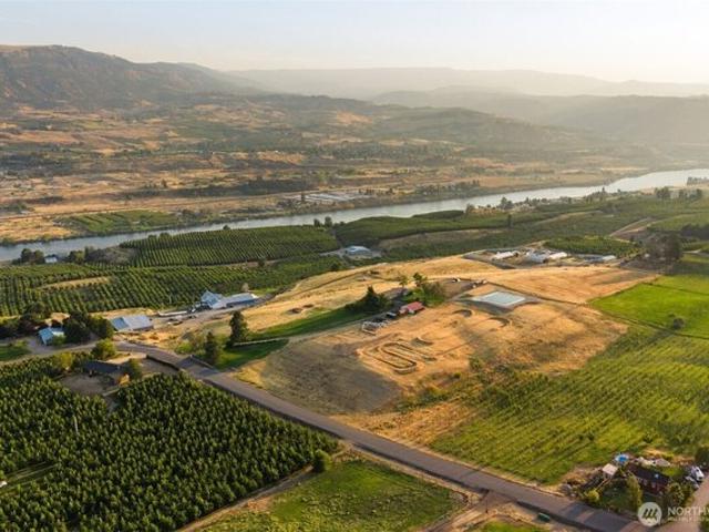 1020 S Van Sickle Ave, East Wenatchee, WA 98802