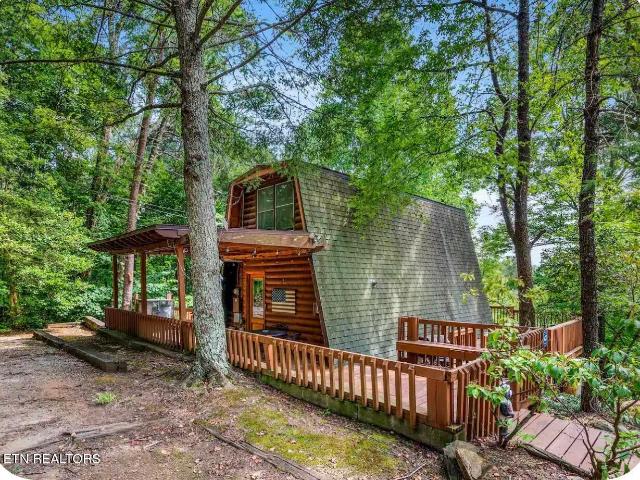 1020 Ski View Lane