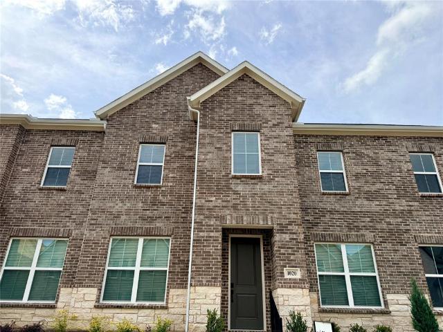 1020 Splitrock Drive