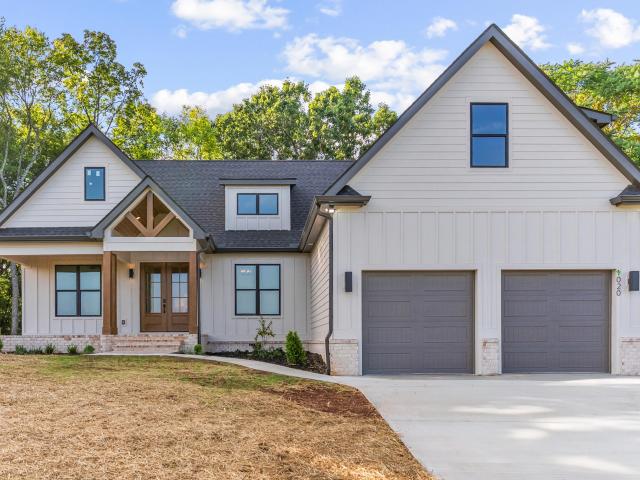 1020 The Gates Drive