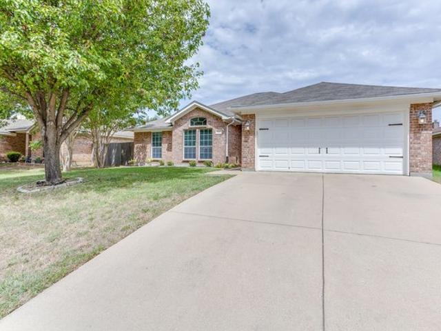 1020 Thistle Meade Cir, Burleson, TX 76028
