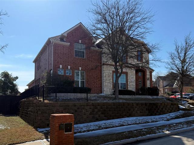 1020 Thorncliff Trail