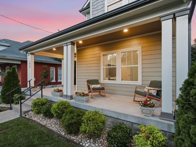 1020 Villa Pl