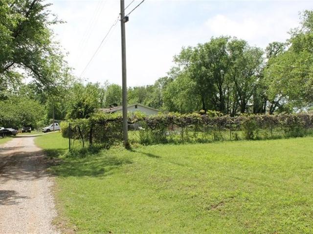 1020 W Oakland St, Shawnee, OK 74801