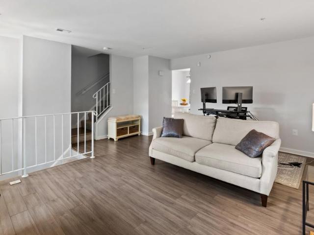 1020 West Court # 10