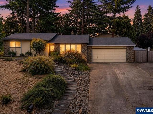 1020 Windemere Dr NW, Salem, OR 97304