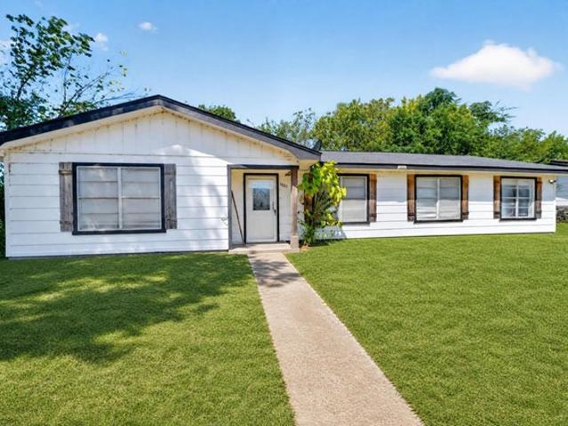 1020 10th St, Cooper, TX 75432
