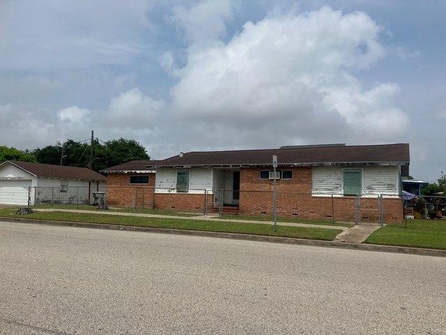 1020 40th St, Galveston, TX 77550