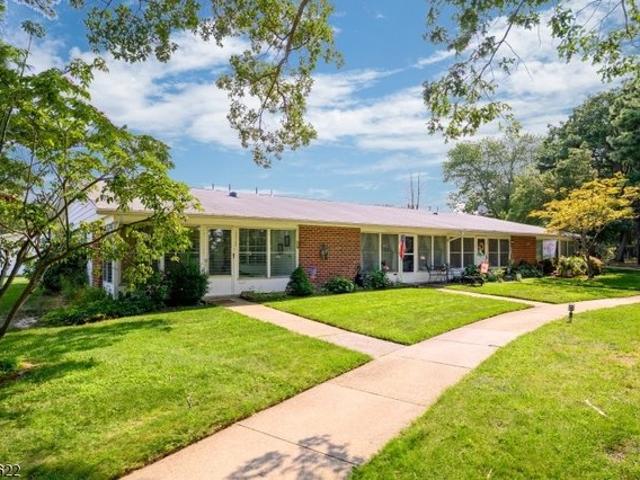 1020A Aberdeen Dr, Lakewood, NJ 08701