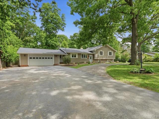 10210 Lavern Court