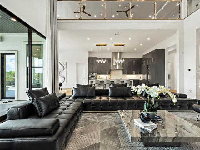 10211 Thistle Rdg