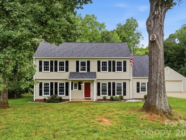10211 Meadow Hollow Dr, Charlotte, NC 28227