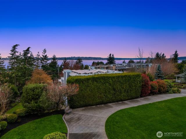 10211 NE 59th St, Kirkland, WA 98033 | MLS #2501 | Compass
