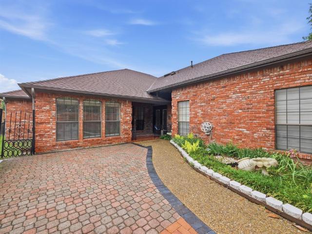 10211 Shadow Way