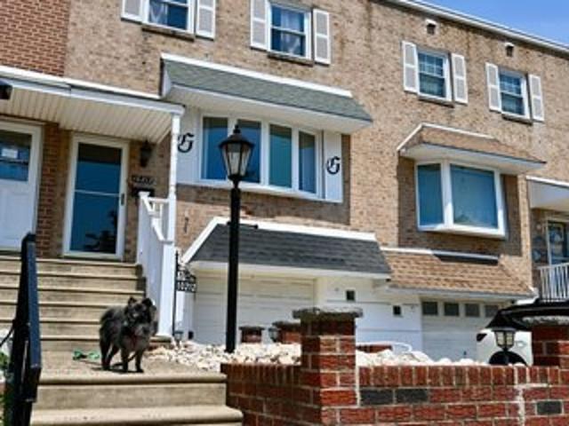 10212 Woburn Pl, Philadelphia, PA 19114
