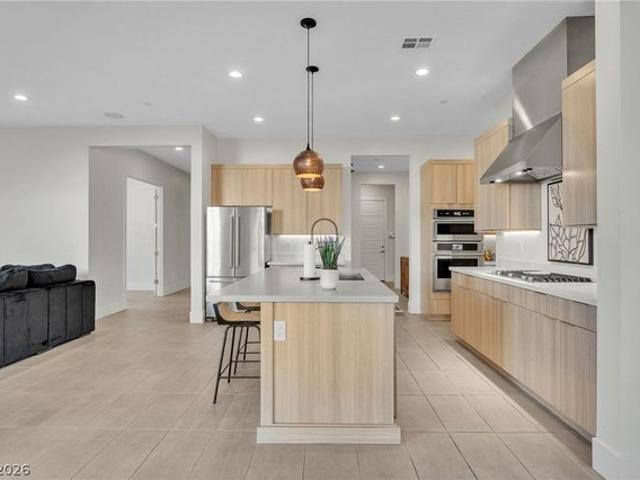 10214 Meandering Dell St, Las Vegas, NV 89166