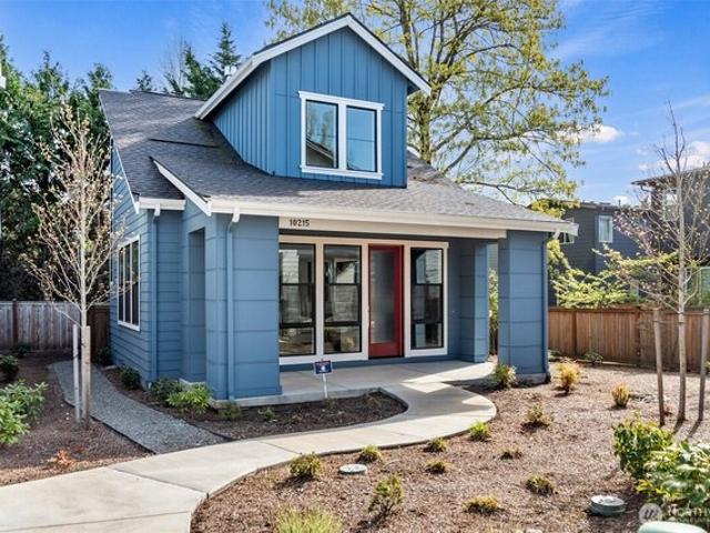 10215 th Cir NE Unit 28, Kirkland, WA 98033