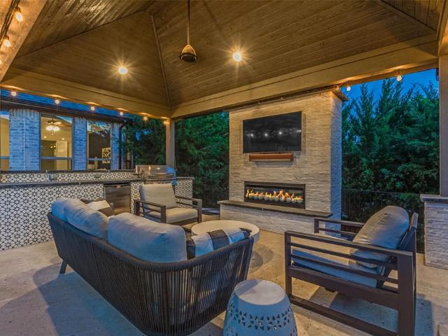 10215 Blackenhurst Lane