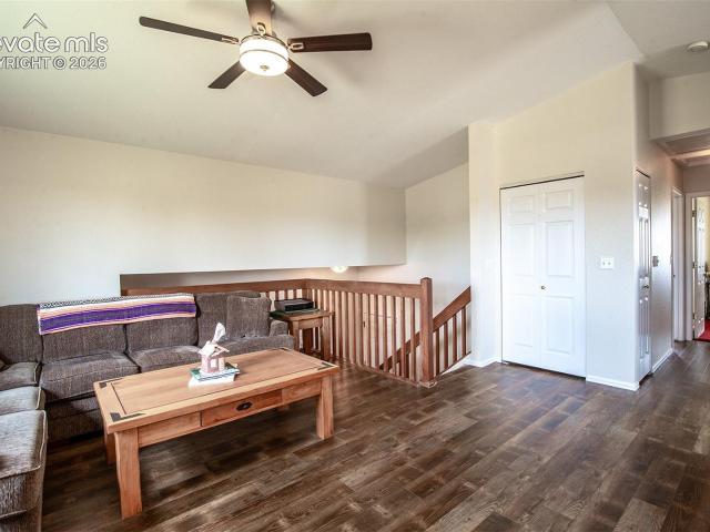 10215 Horseback Trail