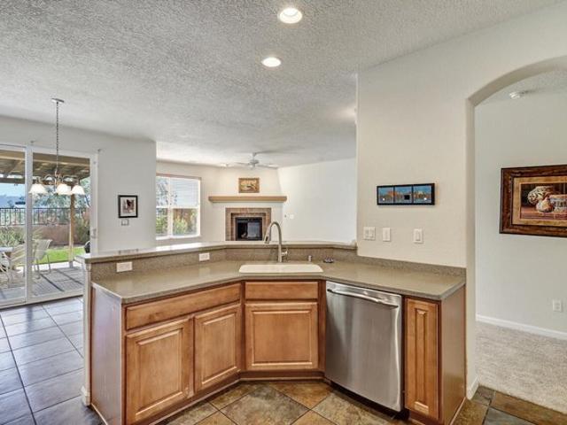 10216 Avenida Vista Sol NW, Albuquerque, NM 87114