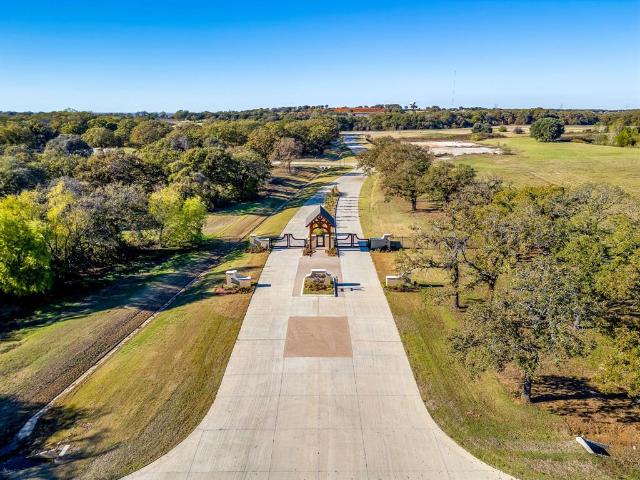 10216 Belle Oak Ct, Burleson, TX 76028 | MLS #21120 | Compass