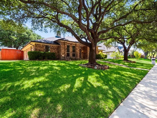 10216 Shadow Way