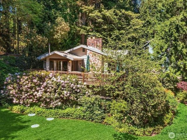 10218 SW Tillicum Ln, Vashon, WA 98070