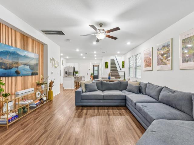 10219 Buster Dr