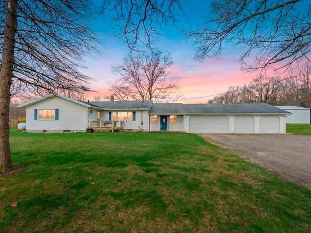 10219 N 28th St, Richland, MI 49083