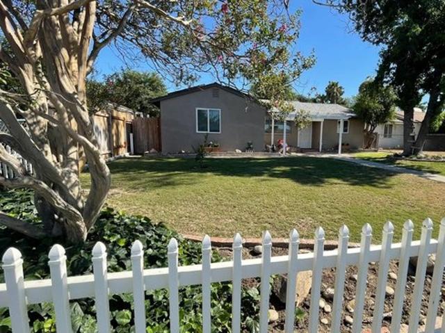 1021 Meredith Dr, Bakersfield, CA 93304