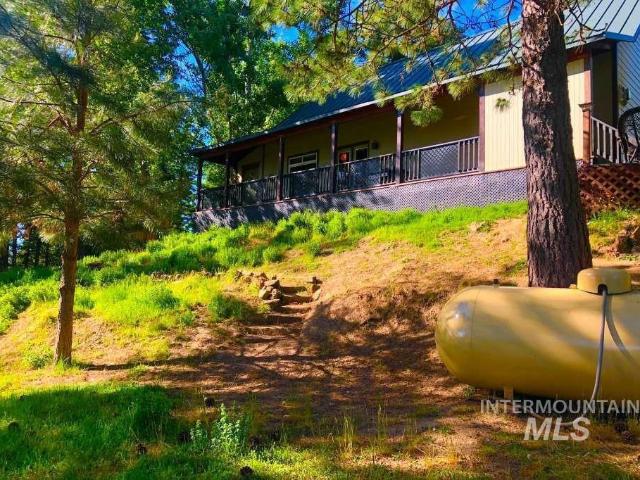 1021 NW Smokey Bear Ln