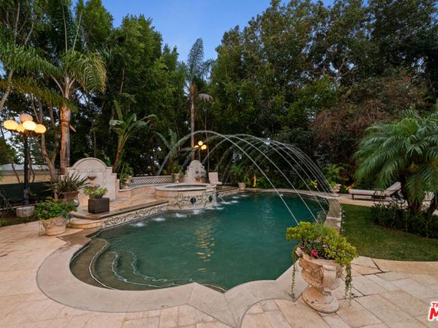 1021 N Crescent Drive